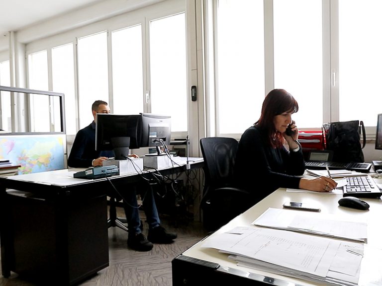 MOSS | Offset Machines, Silk-screen Printing, Heat Transfer